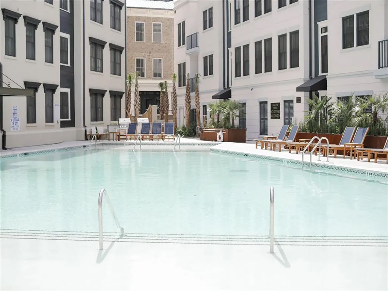 Top Apartments with Pools in Charleston | Charleston Guru